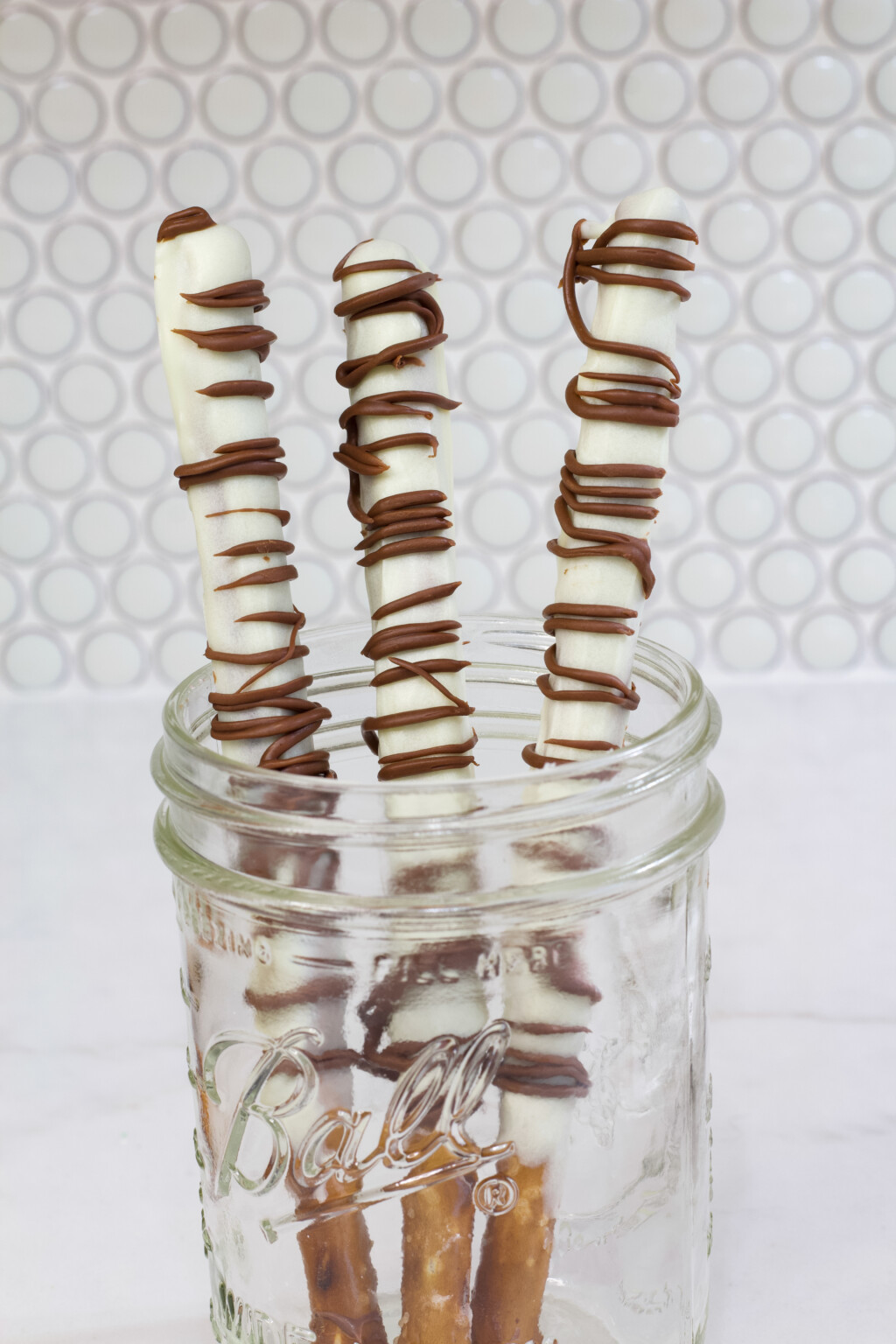 Chocolate Covered Pretzel Rods - Mindy's Cooking Obsession