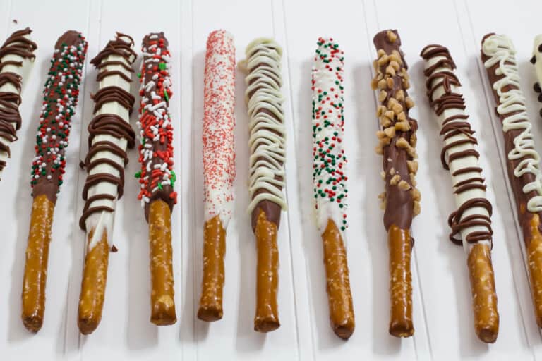 Chocolate Covered Pretzel Rods (Easy Homemade Treat) - Mindy's Cooking ...