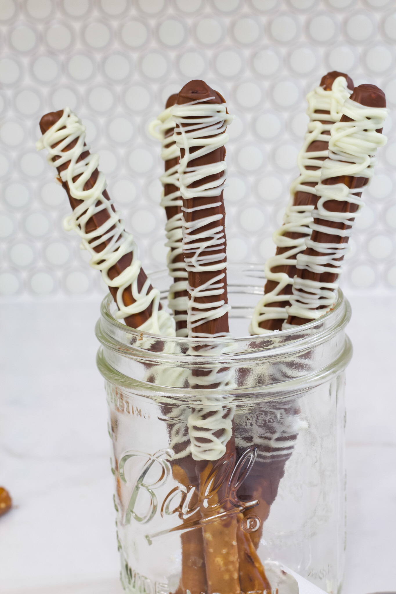 Chocolate Covered Pretzel Rods - Mindy's Cooking Obsession