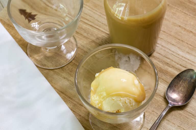 White Chocolate Mocha Syrup - Mindy's Cooking Obsession