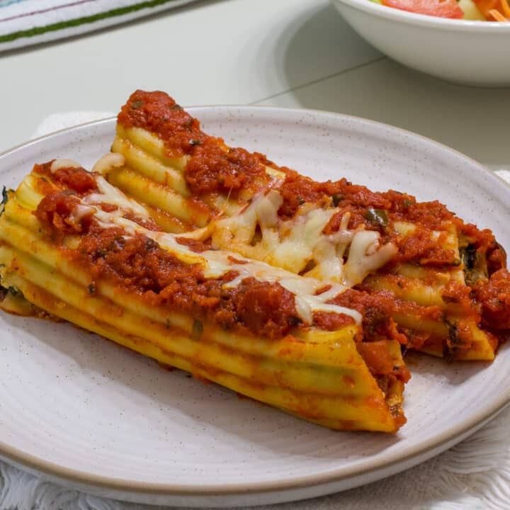 Cheese & Spinach Stuffed Manicotti - Mindy's Cooking Obsession