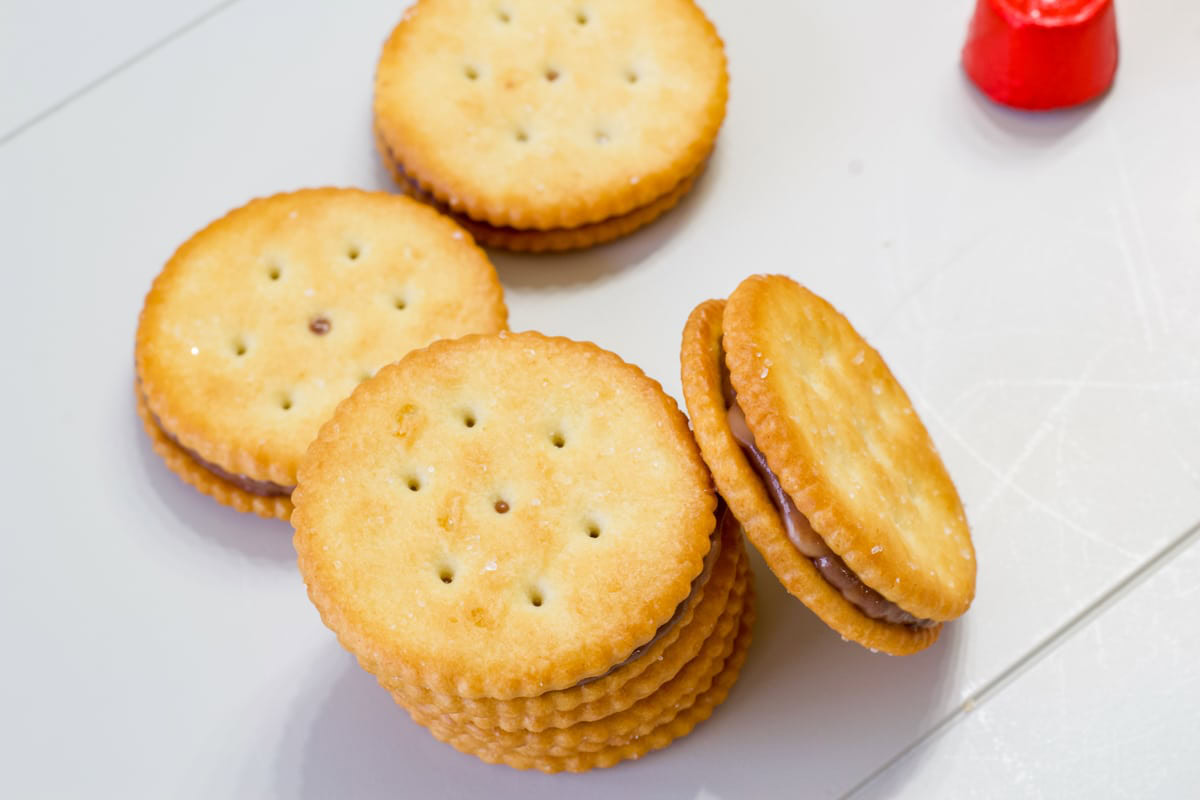 Rolo Stuffed Ritz Crackers - Mindy's Cooking Obsession