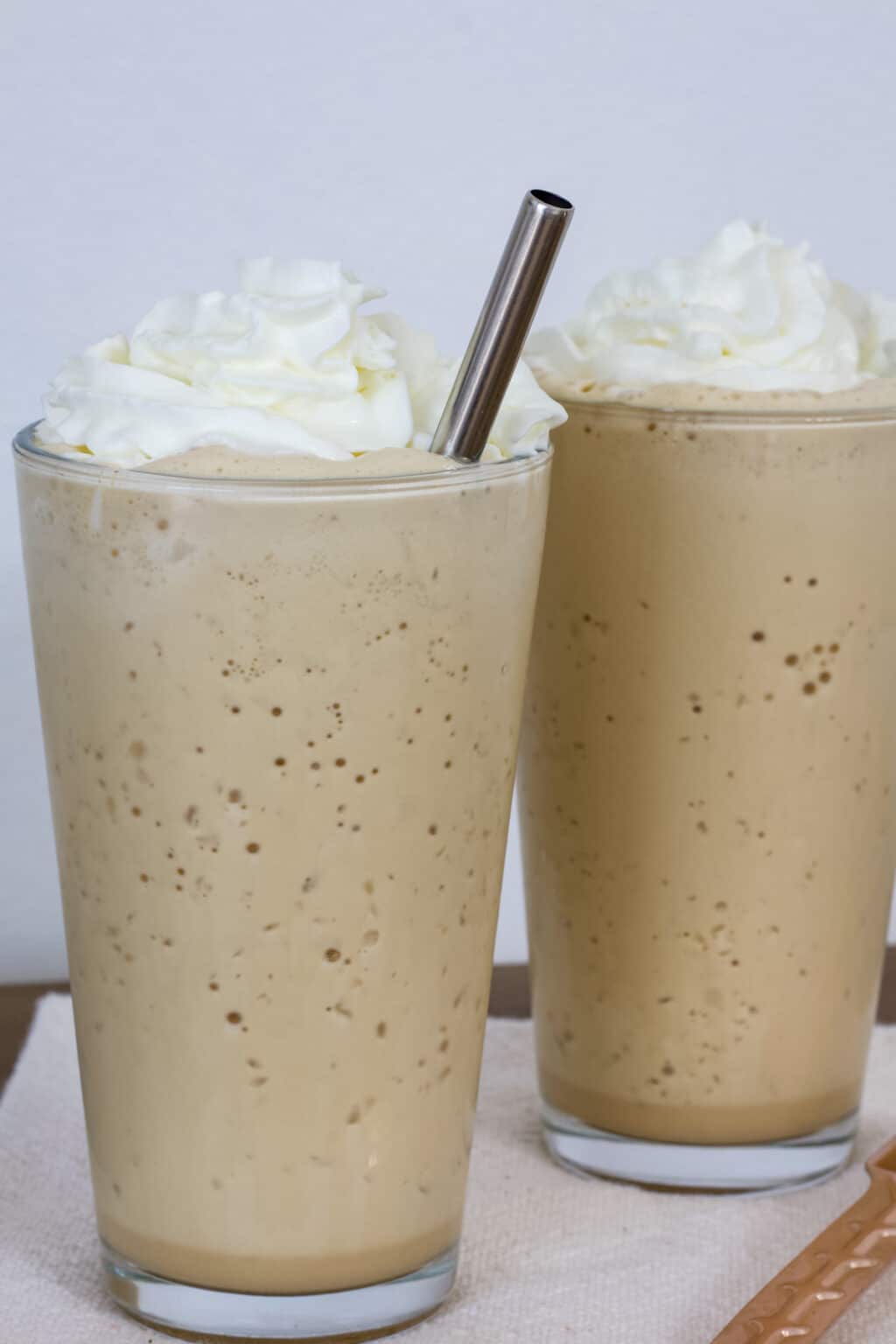 Homemade Vanilla Frappuccino (Starbucks Copycat) - Mindy's Cooking ...