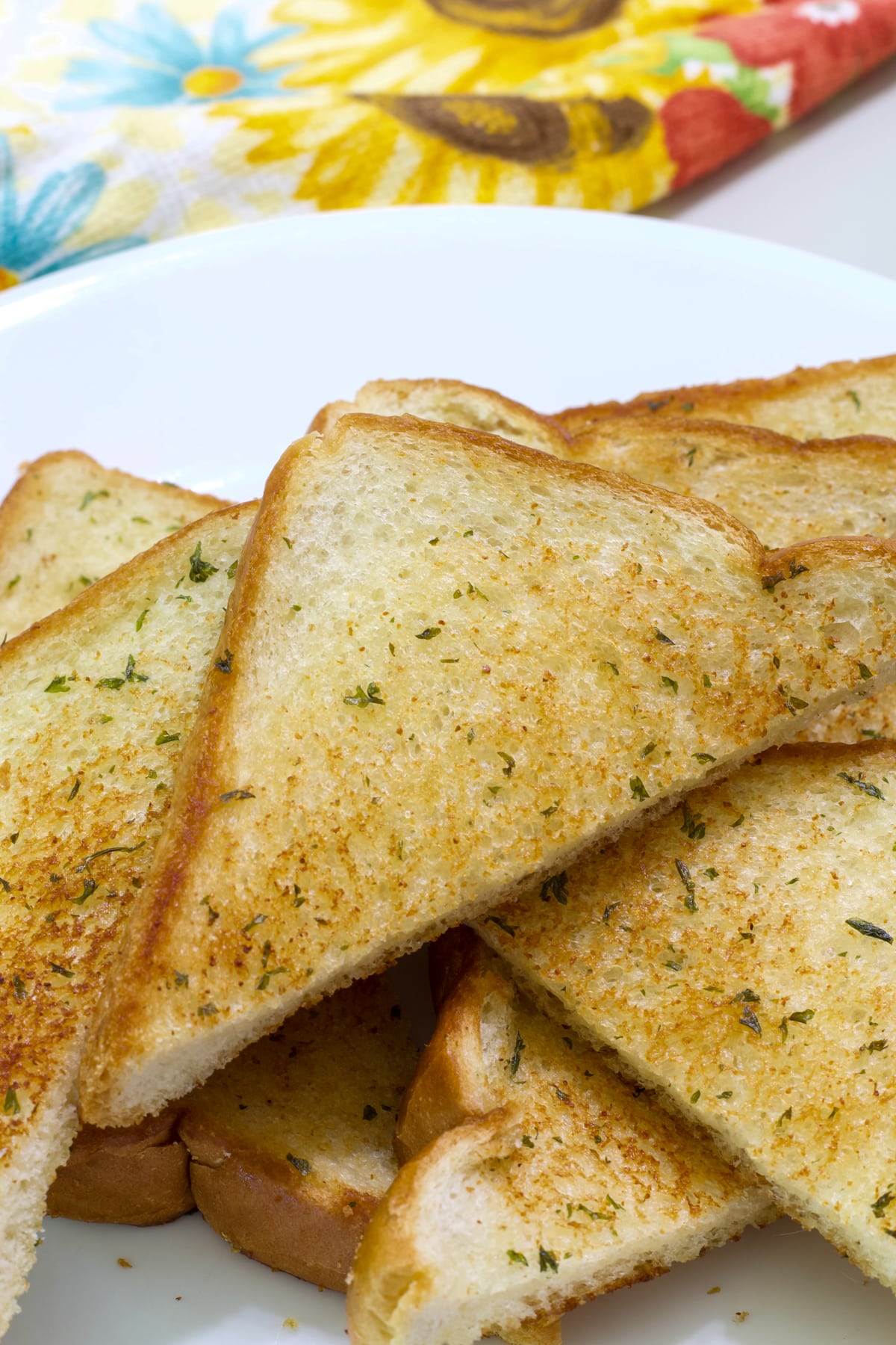 Texas Toast Garlic Bread (3 ways) - Mindy's Cooking Obsession