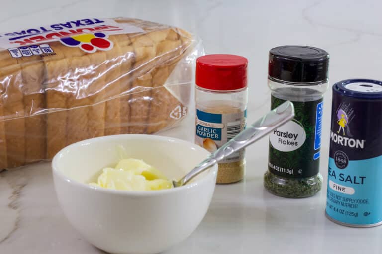 Texas Toast Garlic Bread (3 ways) - Mindy's Cooking Obsession