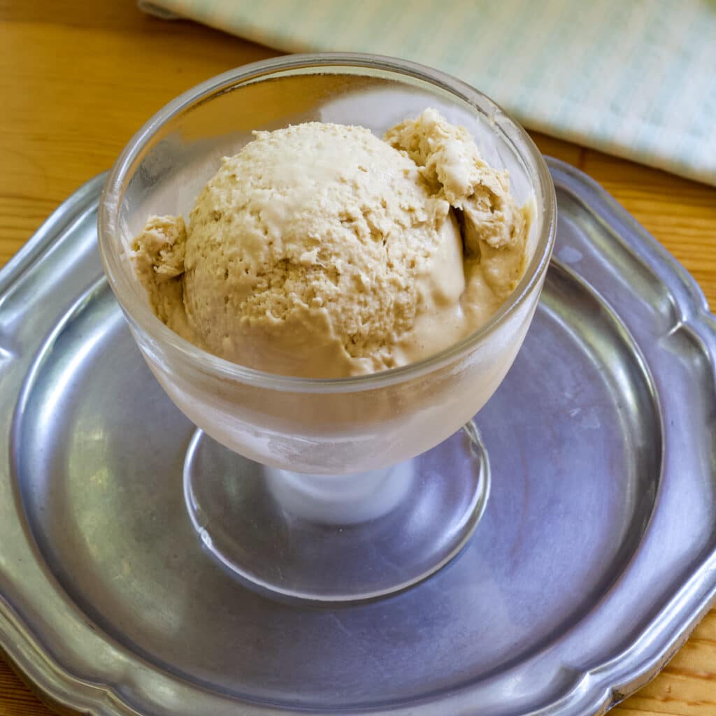 No Churn Coffee Ice Cream - Mindy's Cooking Obsession