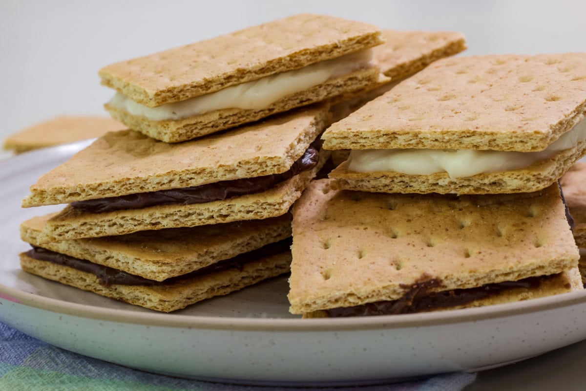Graham Cracker Sandwich Cookies - Mindy's Cooking Obsession