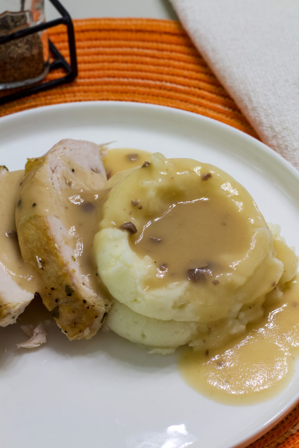 Thanksgiving Turkey Giblet Gravy - Mindy's Cooking Obsession