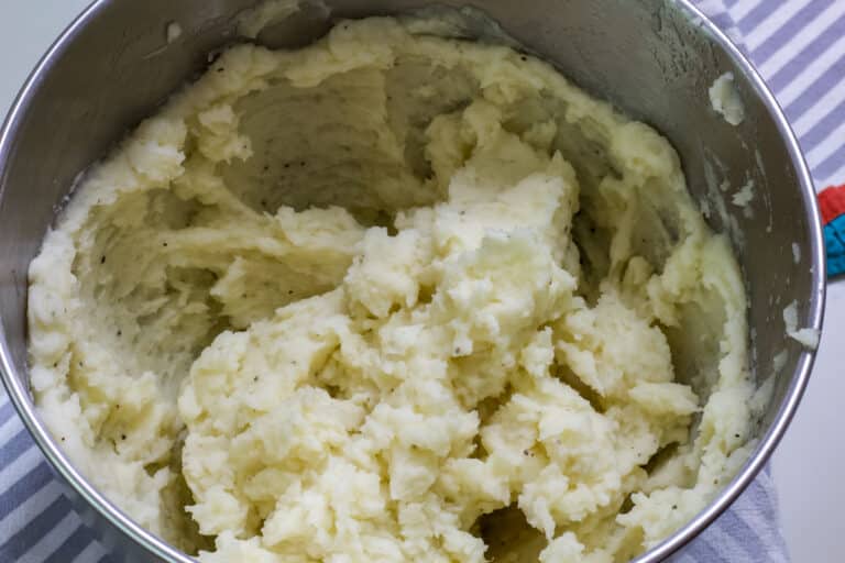 Stand Mixer Mashed Potatoes - Mindy's Cooking Obsession