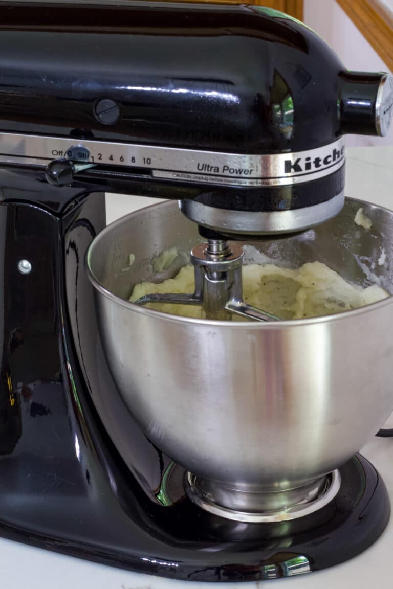 Stand Mixer Mashed Potatoes - Mindy's Cooking Obsession