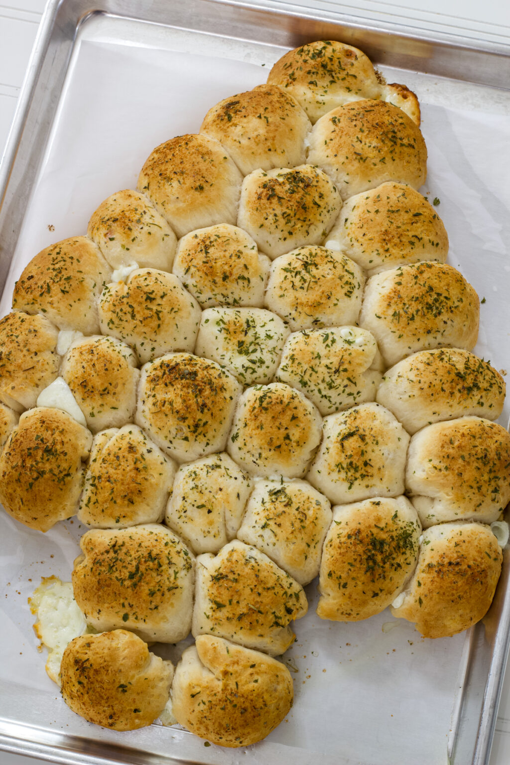 Cheesy Pull-Apart Christmas Tree Bread - Mindy's Cooking Obsession