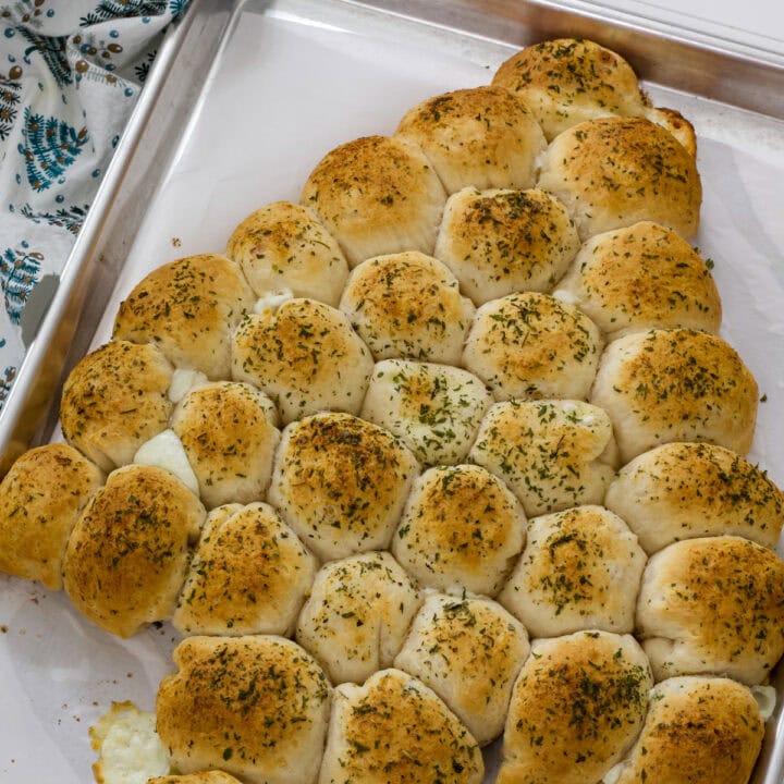 Cheesy Pull-Apart Christmas Tree Bread - Mindy's Cooking Obsession