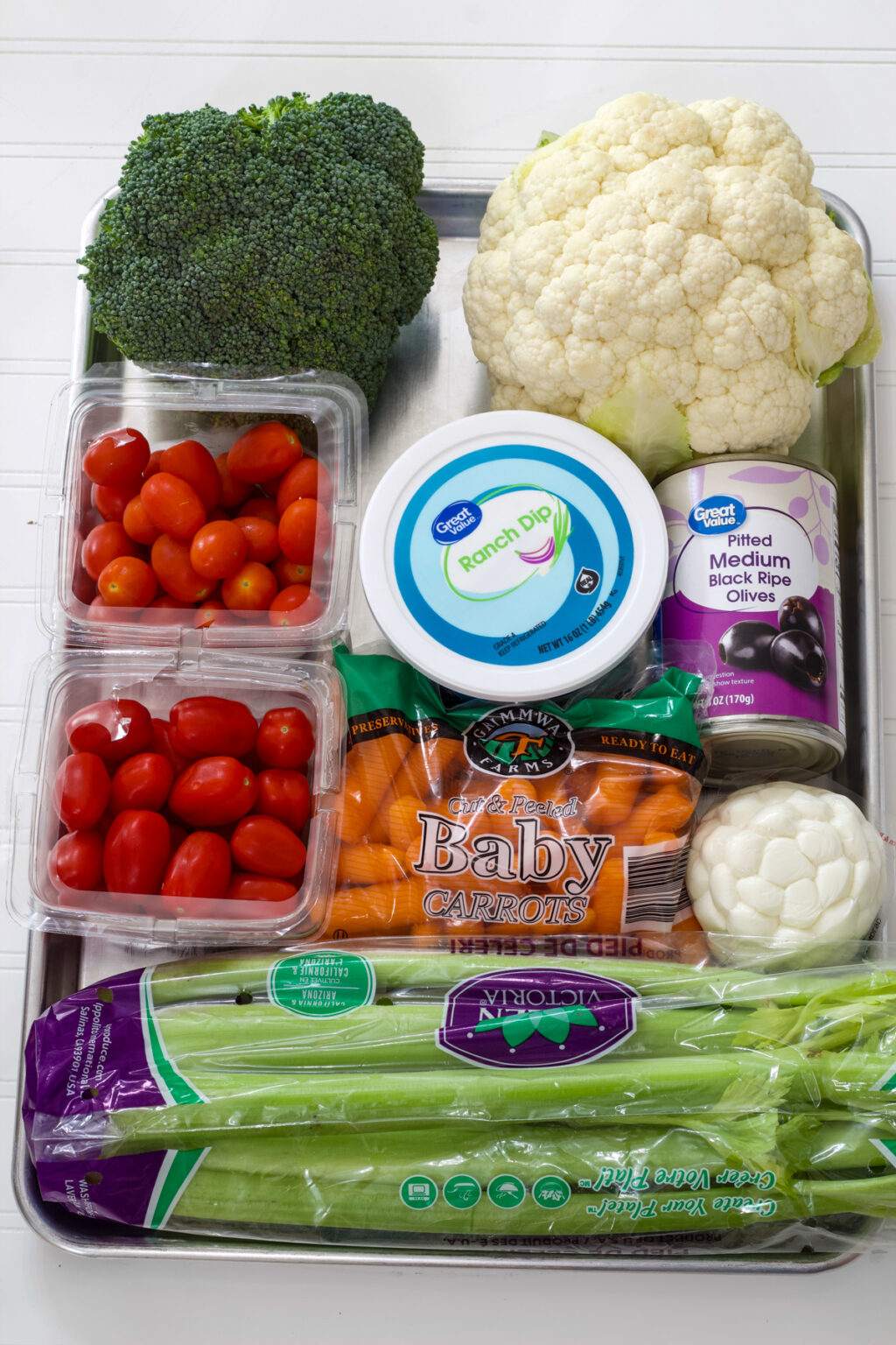 Santa Claus Veggie Tray - Mindy's Cooking Obsession