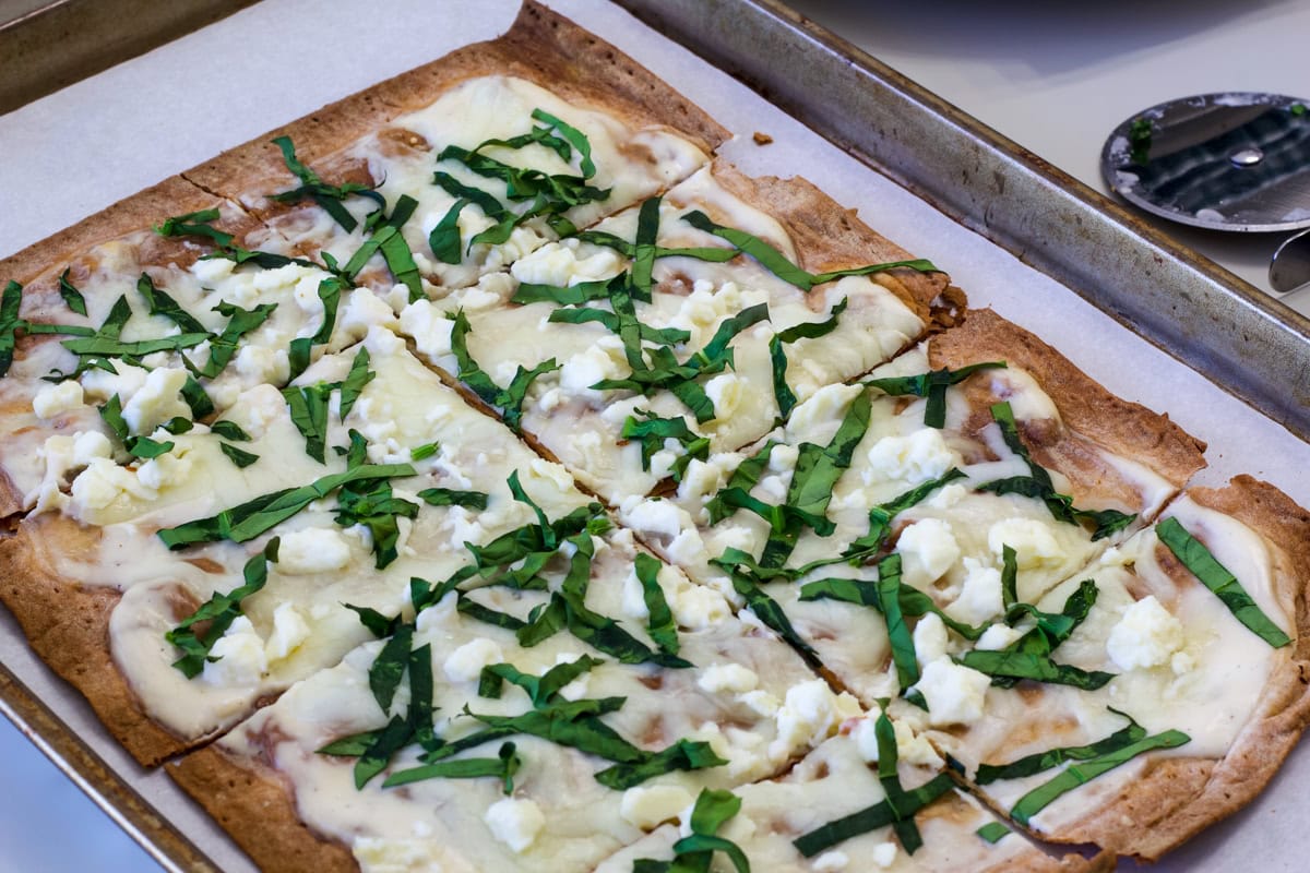 15-Minute Lavash Flatbread Pizza - Mindy's Cooking Obsession