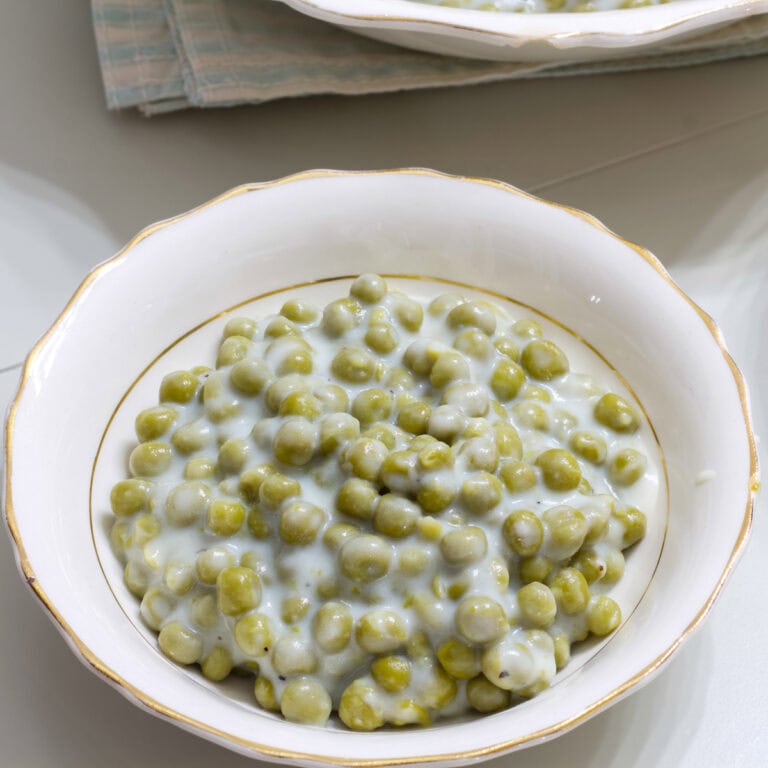 Easy Creamed Peas Recipe - Mindy's Cooking Obsession