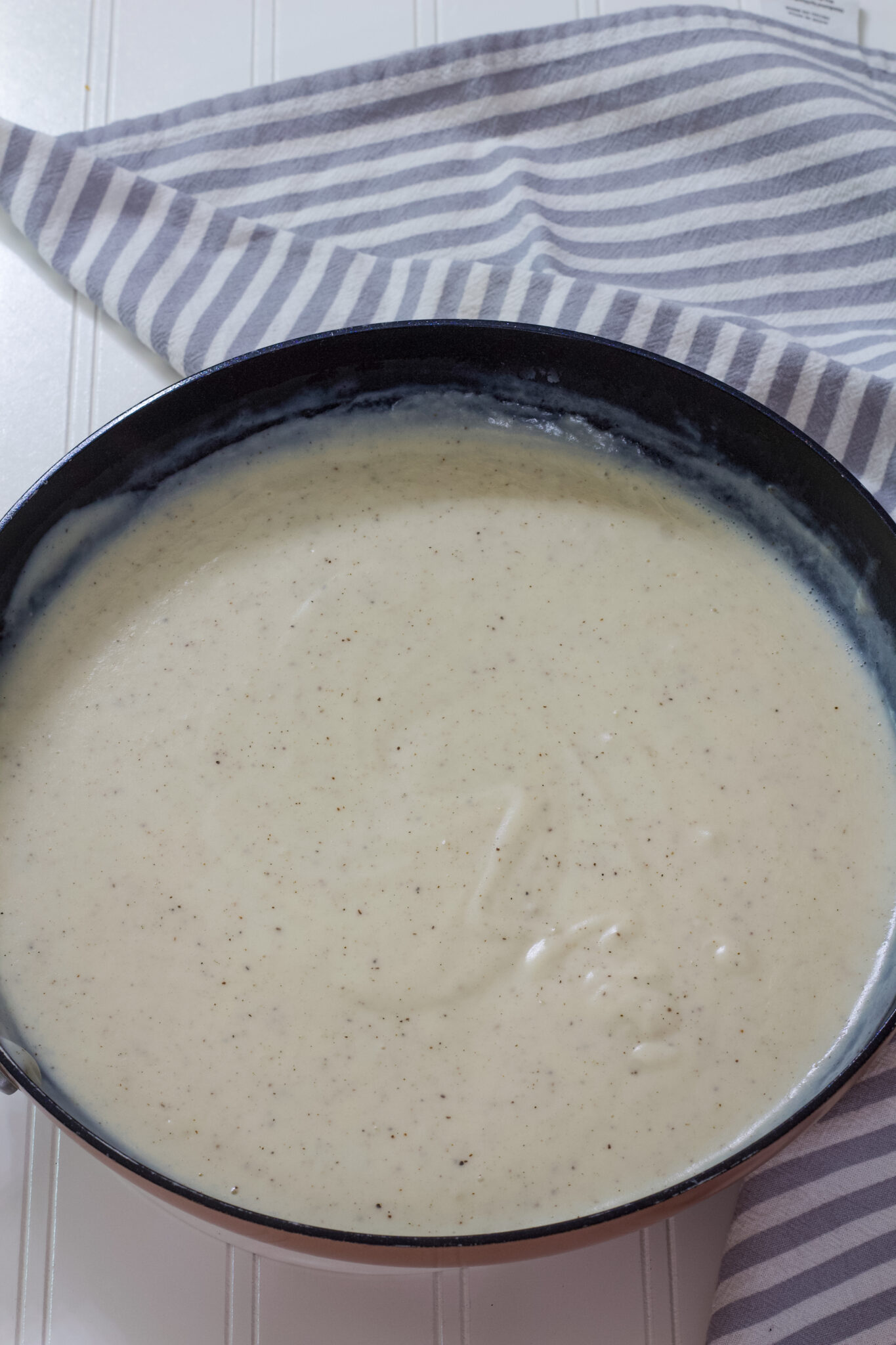 Southern White Country Gravy - Mindy's Cooking Obsession