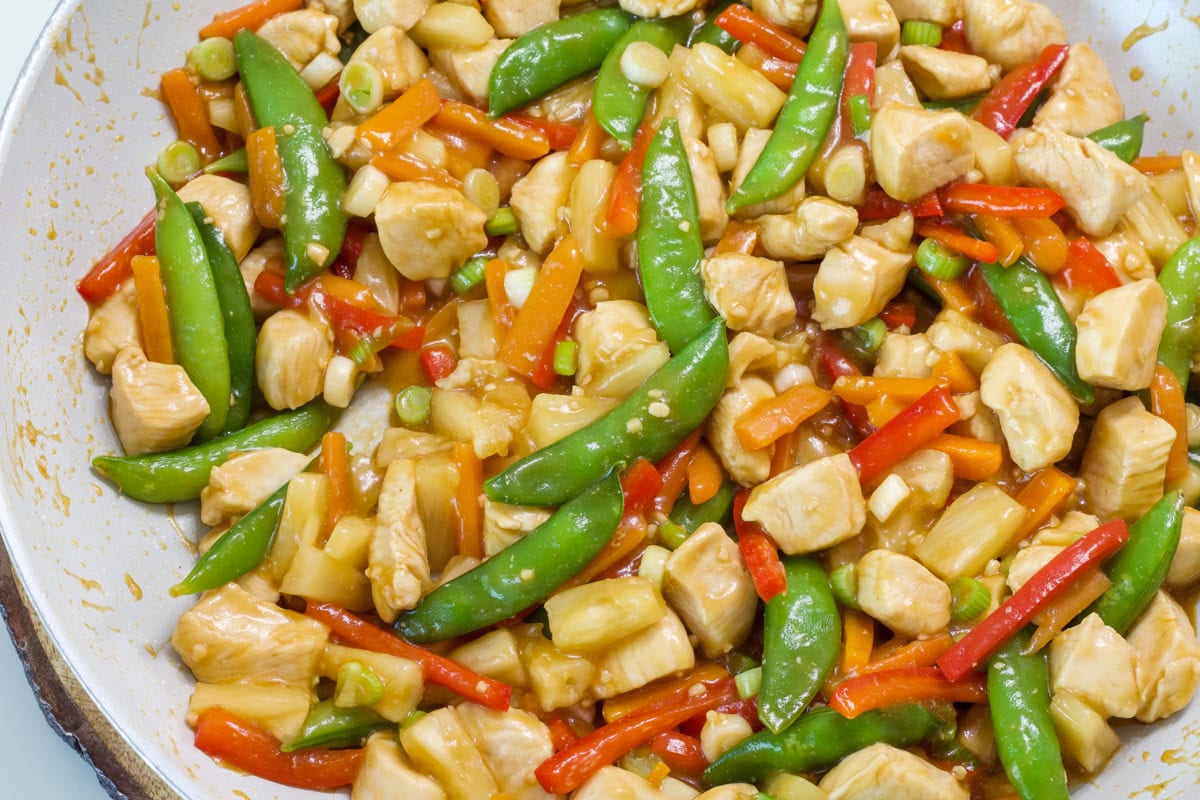 Easy Pineapple Chicken Stir Fry (Ready in 30 Minutes) - Mindy's Cooking ...
